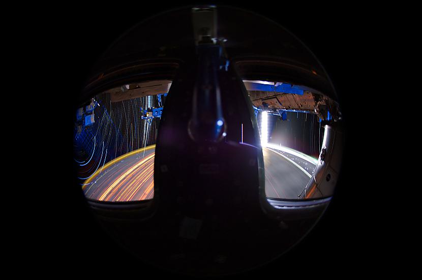 Nakts debesis no kosmosa - Spoki