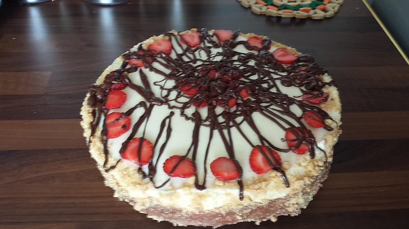 Zemeņu torte neprašām, pagatavošanas laiks - 1 stunda. - Spoki