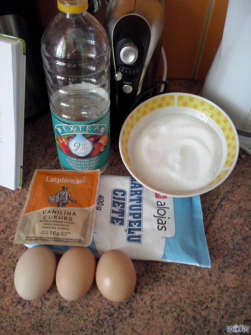 Uz mēles kūstošie bezē cepumi. - Spoki