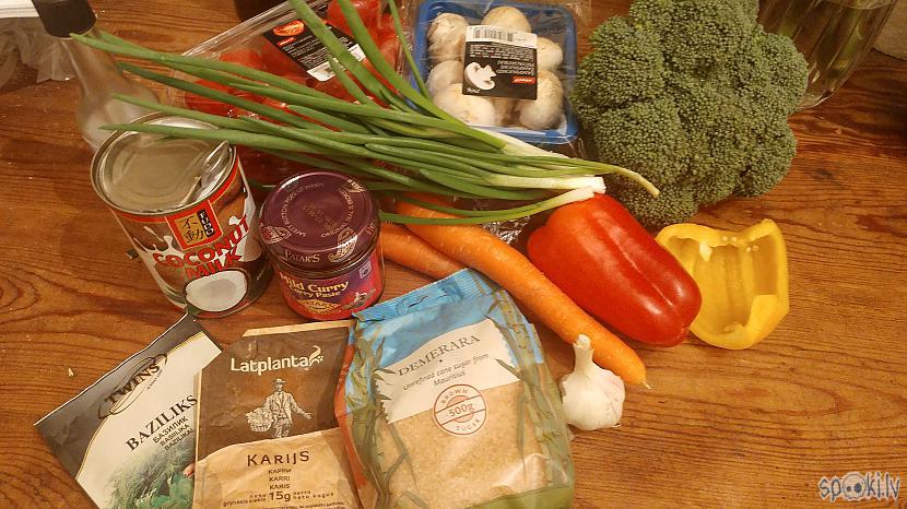 Karija dārzeņu sautējums taizemiešu gaumē - Spoki